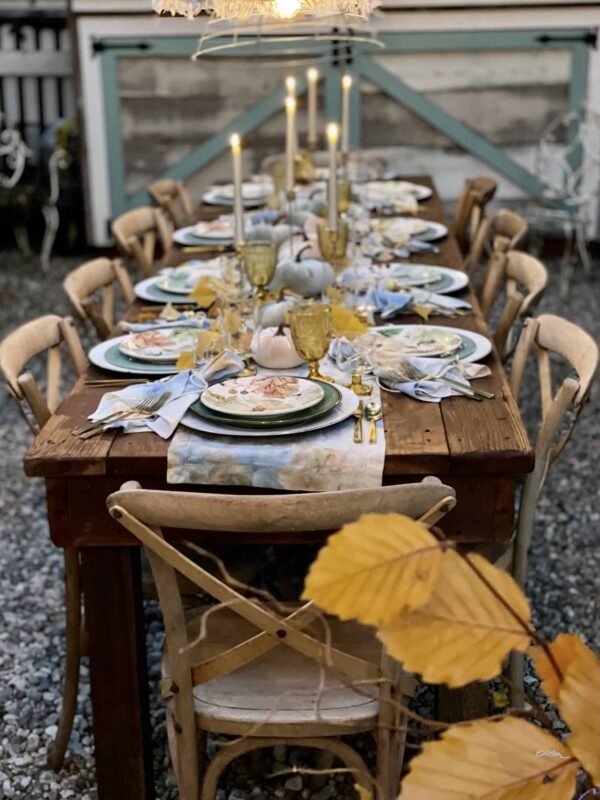 Beautiful and Cozy Outdoor Fall Table Decor