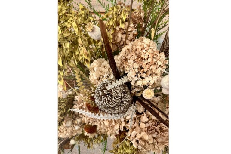 How to Make the Prettiest Dried Floral Wall Arrangement for Fall