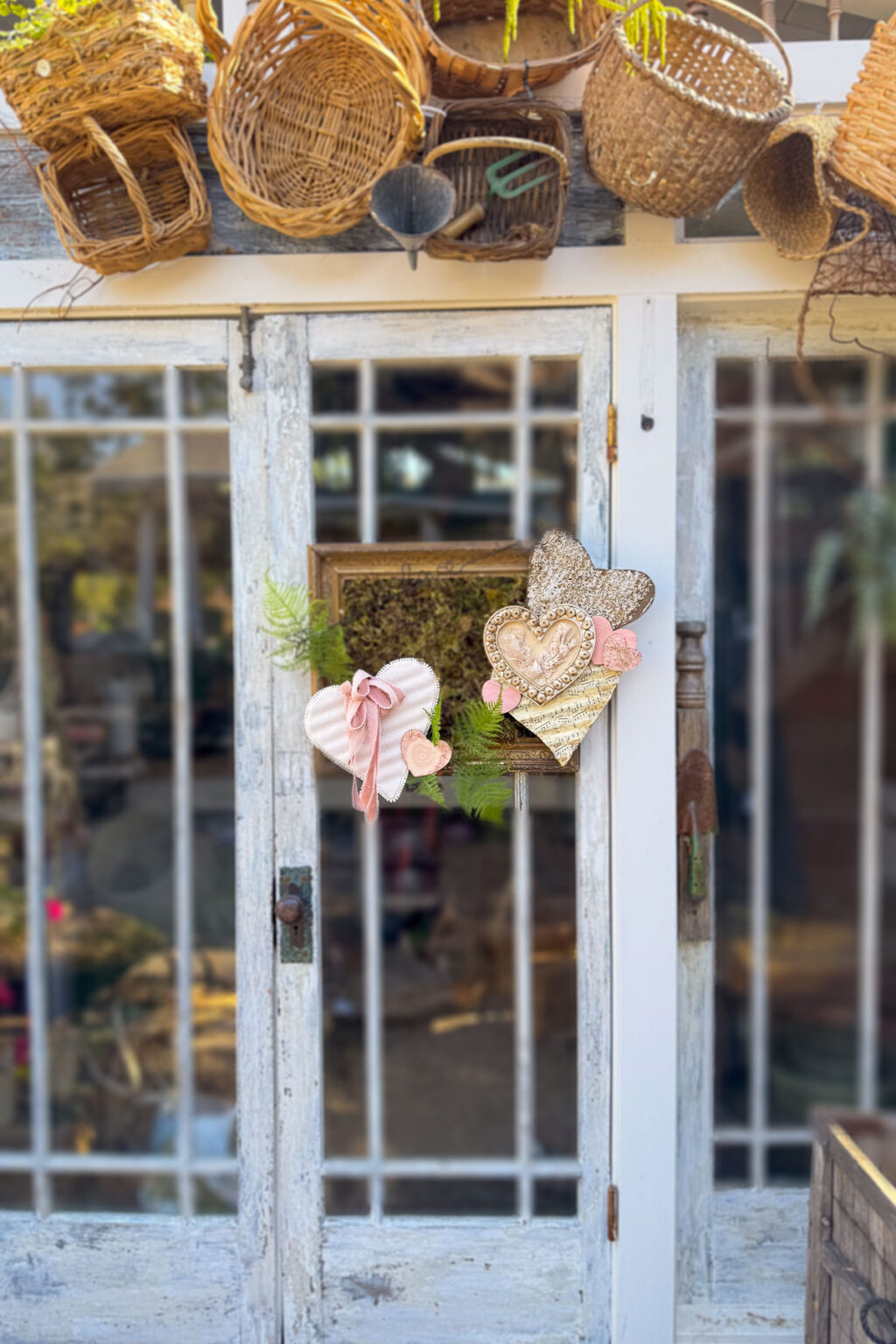 Unique Vintage Valentine Decor: DIY Decorating Ideas