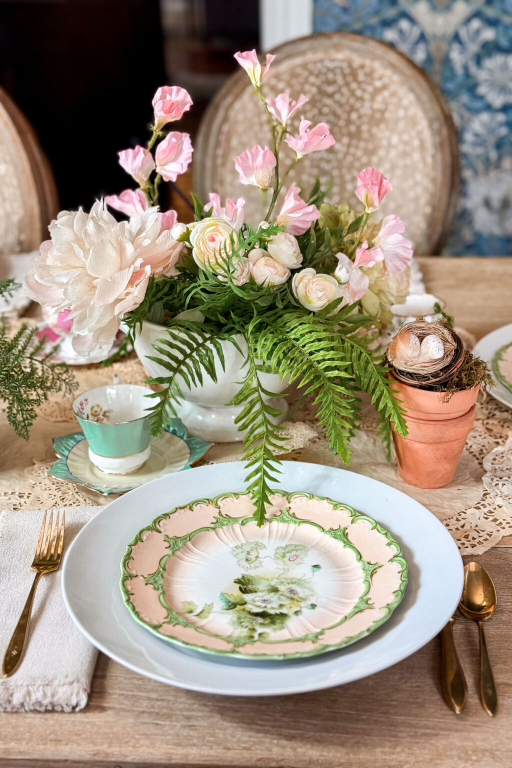 How to Make a DIY Paper Table Runner with Tea-Stained Doilies